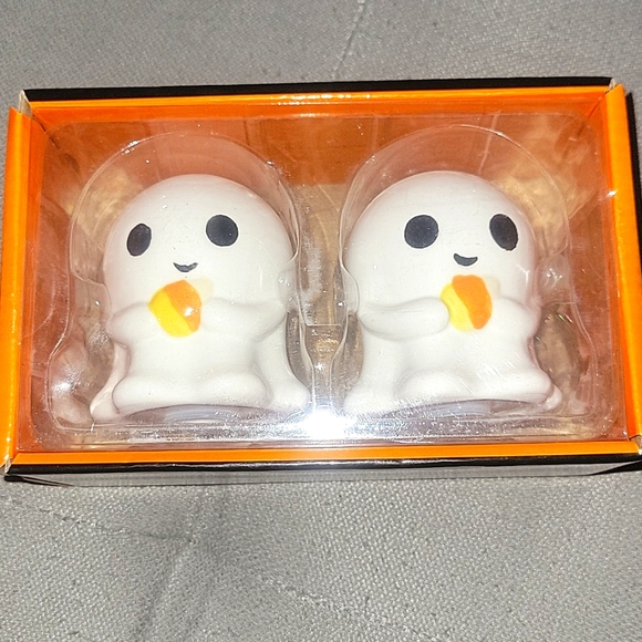 Jack O' Lantern Lane | Kitchen | Halloween Ghost Salt And Pepper ...